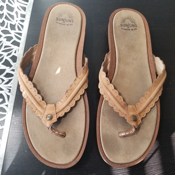 Bass | Shoes | Sunjuns Bass Womens 1 Tan Leather Sandals Flip Flops ...